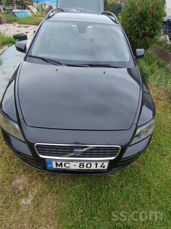 Black Volvo V50 2006 in Jelgava, with an engine capacity of 1.60 L and mileage of 285 thousand km for 500 €, photo 4 on AUTOMOTO.COM.LV
