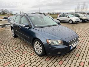 Black Volvo V50 2006 in Talsi, with an engine capacity of 2.00 L and mileage of 322 thousand km for 2990 €, photo  on AUTOMOTO.COM.LV