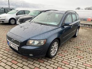 Black Volvo V50 2006 in Talsi, with an engine capacity of 2.00 L and mileage of 322 thousand km for 2990 €, photo 3 on AUTOMOTO.COM.LV