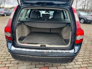 Black Volvo V50 2006 in Talsi, with an engine capacity of 2.00 L and mileage of 322 thousand km for 2990 €, photo 8 on AUTOMOTO.COM.LV