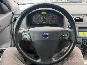 Black Volvo V50 2006 in Talsi, with an engine capacity of 2.00 L and mileage of 322 thousand km for 2990 €, photo 12 on AUTOMOTO.COM.LV