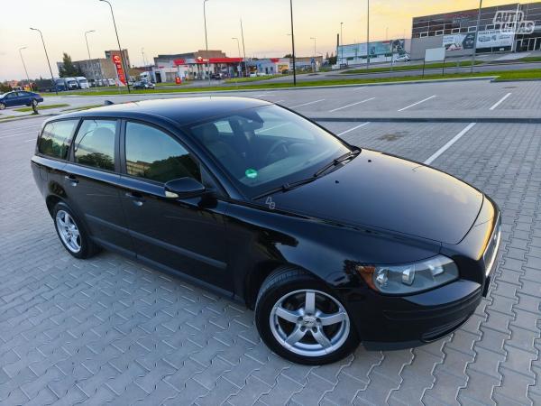 Черный Вольво В50 2006 в Таураге, объемом двигателя 2.00 л и пробегом 232 тыс. км за 1650 €, фото 1 на AUTOMOTO.COM.LV