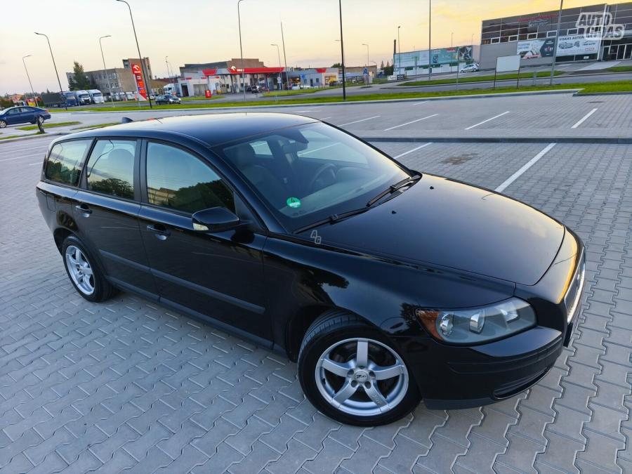 Черный Вольво В50 2006 в Таураге, объемом двигателя 2.00 л и пробегом 232 тыс. км за 1650 €, фото 1 на AUTOMOTO.COM.LV