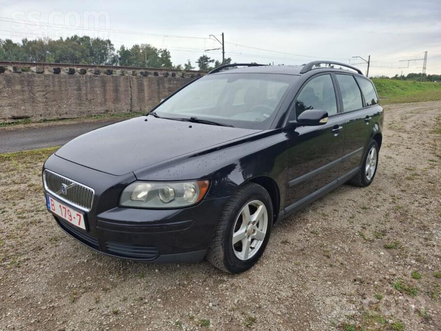 Melns Volvo V50 2006 Tukums, ar dzinēja tilpumu 1.60 L un nobraukumu 254 tūkst. km par 2390 €, foto 1 vietnē AUTOMOTO.COM.LV