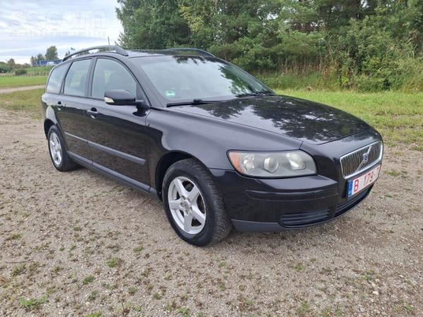 Black Volvo V50 2006 in Tukums, with an engine capacity of 1.60 L and mileage of 254 thousand km for 2390 €, photo 3 on AUTOMOTO.COM.LV