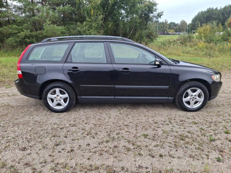 Melns Volvo V50 2006 Tukums, ar dzinēja tilpumu 1.60 L un nobraukumu 254 tūkst. km par 2390 €, foto 5 vietnē AUTOMOTO.COM.LV