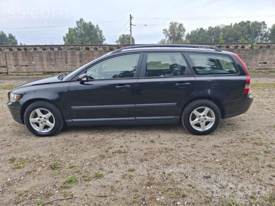 Melns Volvo V50 2006 Tukums, ar dzinēja tilpumu 1.60 L un nobraukumu 254 tūkst. km par 2390 €, foto 6 vietnē AUTOMOTO.COM.LV