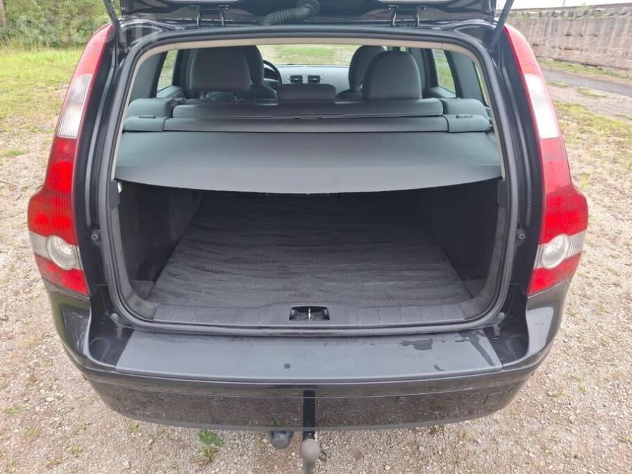 Melns Volvo V50 2006 Tukums, ar dzinēja tilpumu 1.60 L un nobraukumu 254 tūkst. km par 2390 €, foto 10 vietnē AUTOMOTO.COM.LV