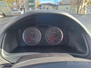 Черный Вольво В50 2006 в Айзкраукле, объемом двигателя 2.40 л и пробегом 376 тыс. км за 1200 €, фото 8 на AUTOMOTO.COM.LV