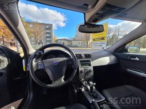Черный Вольво В50 2006 в Айзкраукле, объемом двигателя 2.40 л и пробегом 376 тыс. км за 1200 €, фото 9 на AUTOMOTO.COM.LV