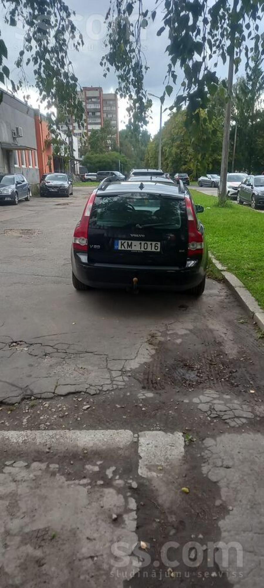 Melns Volvo V50 2006 Rīga, ar dzinēja tilpumu 2.40 L un nobraukumu 354 tūkst. km par 850 €, foto 4 vietnē AUTOMOTO.COM.LV