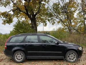 Melns Volvo V50 2006 Gulbene, ar dzinēja tilpumu 1.60 L un nobraukumu 370 tūkst. km par 800 €, foto 3 vietnē AUTOMOTO.COM.LV