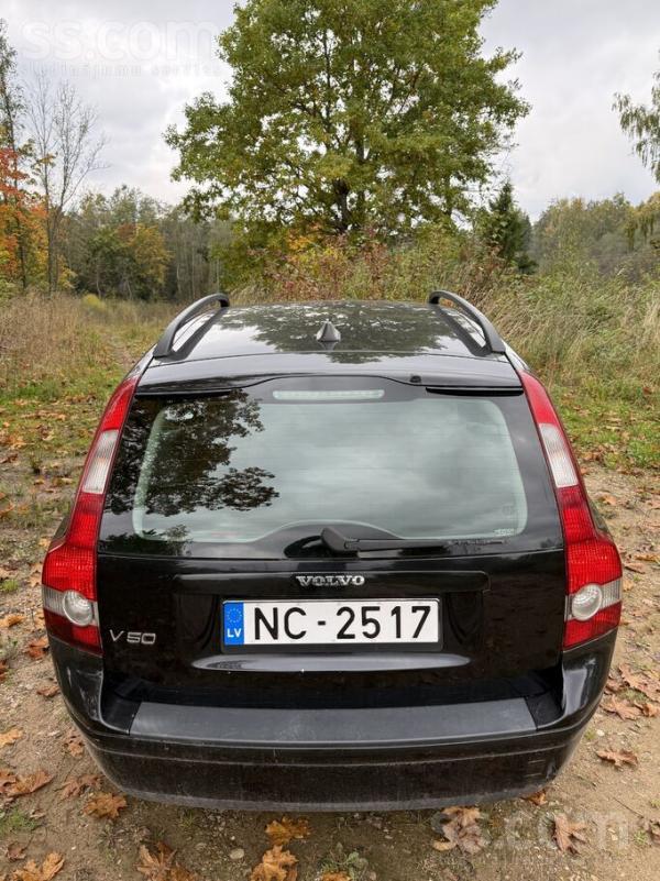 Volvo V50 2006 Gulbene vietnÄ Melns Volvo V50 2006 Gulbene, ar dzinÄja tilpumu 1.60 L un nobraukumu 370 tÅ«kst. km par 800 ā¬, foto 6 vietnÄ AUTOMOTO.COM.LV