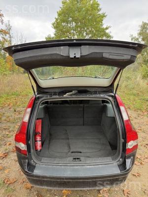 Melns Volvo V50 2006 Gulbene, ar dzinēja tilpumu 1.60 L un nobraukumu 370 tūkst. km par 800 €, foto 7 vietnē AUTOMOTO.COM.LV