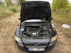 Melns Volvo V50 2006 Gulbene, ar dzinēja tilpumu 1.60 L un nobraukumu 370 tūkst. km par 800 €, foto 8 vietnē AUTOMOTO.COM.LV