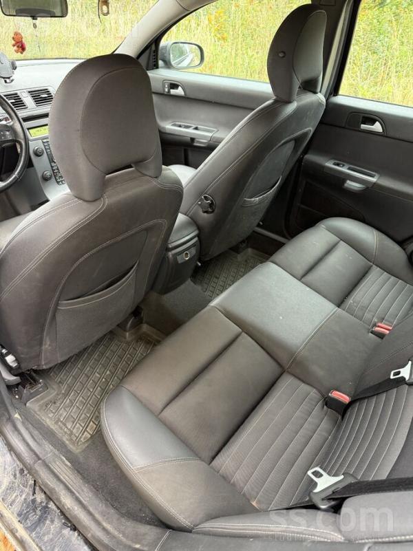 Volvo V50 2006 Gulbene vietnÄ Melns Volvo V50 2006 Gulbene, ar dzinÄja tilpumu 1.60 L un nobraukumu 370 tÅ«kst. km par 800 ā¬, foto 11 vietnÄ AUTOMOTO.COM.LV