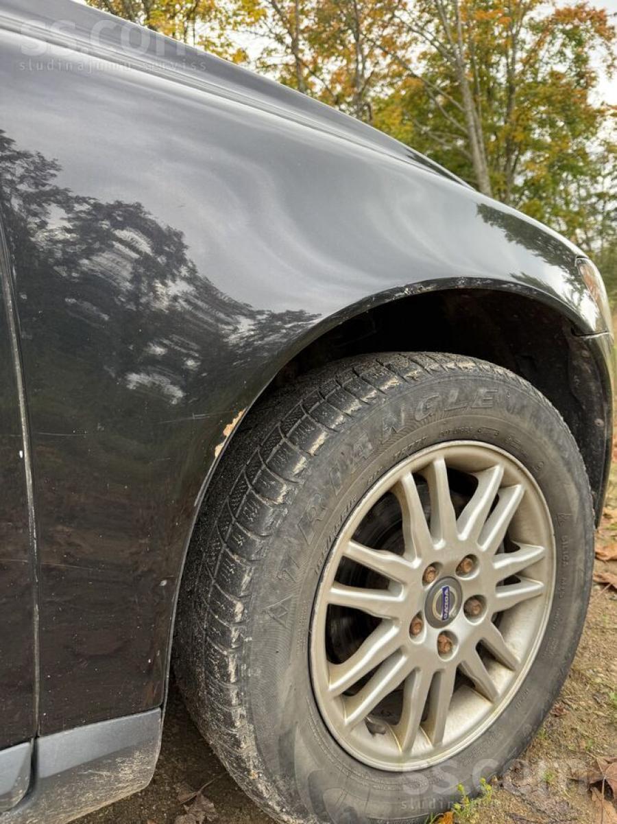 Melns Volvo V50 2006 Gulbene, ar dzinēja tilpumu 1.60 L un nobraukumu 370 tūkst. km par 800 €, foto 13 vietnē AUTOMOTO.COM.LV