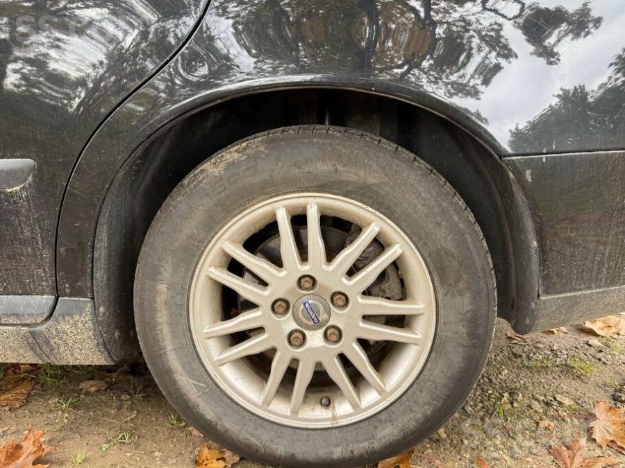 Melns Volvo V50 2006 Gulbene, ar dzinēja tilpumu 1.60 L un nobraukumu 370 tūkst. km par 800 €, foto 15 vietnē AUTOMOTO.COM.LV