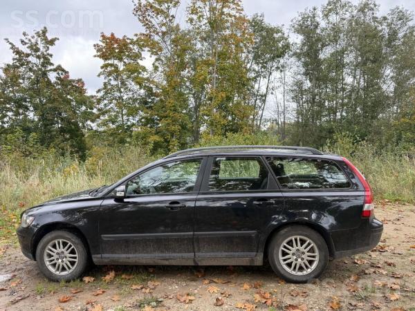 Volvo V50 2006 Gulbene vietnē Melns Volvo V50 2006 Gulbene, ar dzinēja tilpumu 1.60 L un nobraukumu 370 tūkst. km par 800 €, foto 4 vietnē AUTOMOTO.COM.LV