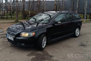 Melns Volvo V50 2007 Rīga, ar dzinēja tilpumu 2.00 L un nobraukumu 214 tūkst. km par 1450 €, foto 2 vietnē AUTOMOTO.COM.LV