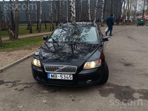 Melns Volvo V50 2007 Rīga, ar dzinēja tilpumu 2.00 L un nobraukumu 214 tūkst. km par 1450 €, foto 3 vietnē AUTOMOTO.COM.LV