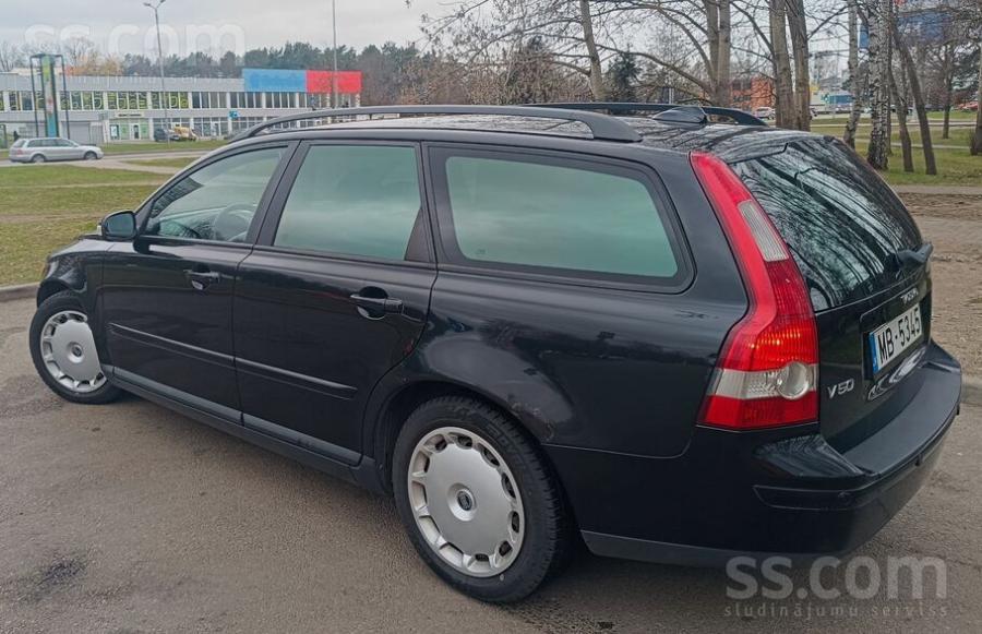 Melns Volvo V50 2007 Rīga, ar dzinēja tilpumu 2.00 L un nobraukumu 214 tūkst. km par 1450 €, foto 5 vietnē AUTOMOTO.COM.LV