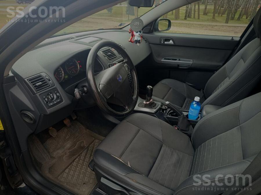 Melns Volvo V50 2007 Rīga, ar dzinēja tilpumu 2.00 L un nobraukumu 214 tūkst. km par 1450 €, foto 7 vietnē AUTOMOTO.COM.LV