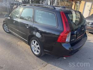 Melns Volvo V50 2007 Rīga, ar dzinēja tilpumu 2.40 L un nobraukumu 232 tūkst. km par 2200 €, foto 4 vietnē AUTOMOTO.COM.LV