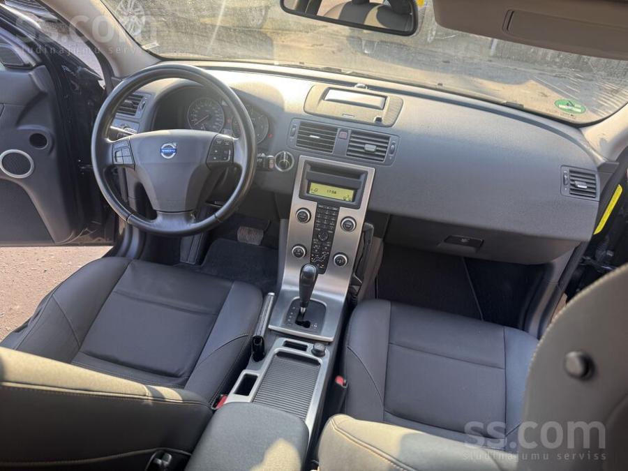 Melns Volvo V50 2007 Rīga, ar dzinēja tilpumu 2.40 L un nobraukumu 232 tūkst. km par 2200 €, foto 9 vietnē AUTOMOTO.COM.LV