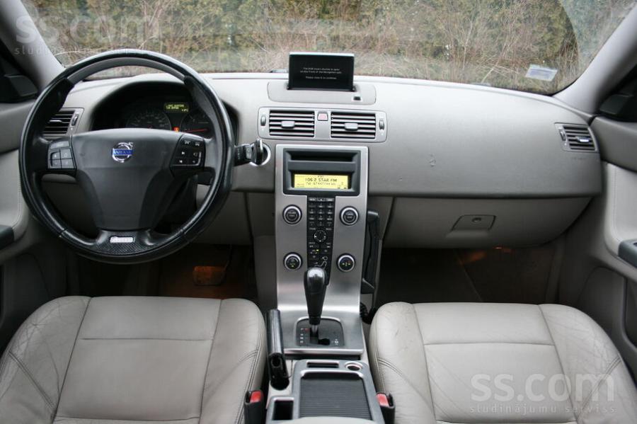Melns Volvo V50 2007 Ventspils, ar dzinēja tilpumu 2.40 L un nobraukumu 224 tūkst. km par 1550 €, foto 8 vietnē AUTOMOTO.COM.LV