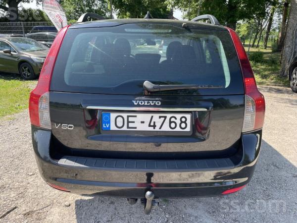 Black Volvo V50 2007 in Riga, with an engine capacity of 2.40 L and mileage of 0 thousand km for 900 €, photo 4 on AUTOMOTO.COM.LV