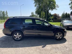 Black Volvo V50 2007 in Riga, with an engine capacity of 2.40 L and mileage of 0 thousand km for 900 €, photo 6 on AUTOMOTO.COM.LV