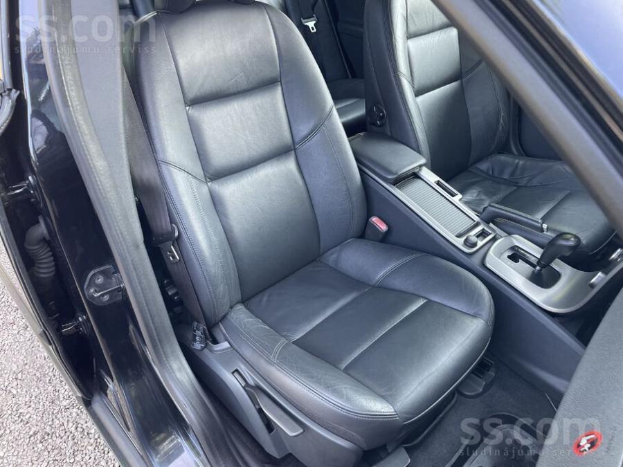 Black Volvo V50 2007 in Riga, with an engine capacity of 2.40 L and mileage of 0 thousand km for 900 €, photo 18 on AUTOMOTO.COM.LV