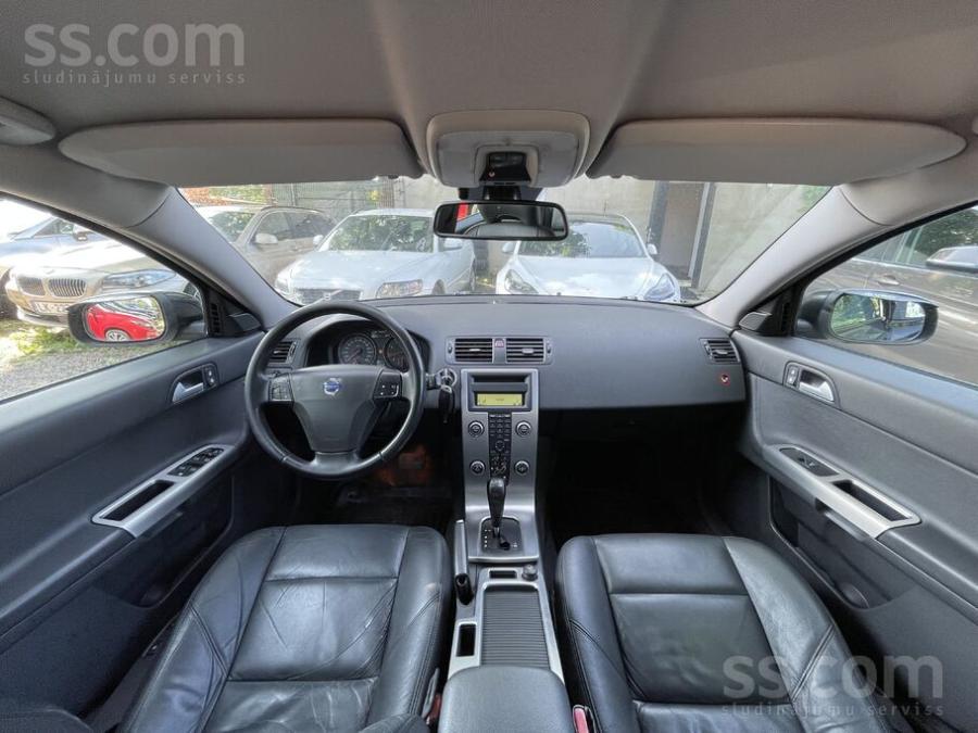 Black Volvo V50 2007 in Riga, with an engine capacity of 2.40 L and mileage of 0 thousand km for 900 €, photo 20 on AUTOMOTO.COM.LV
