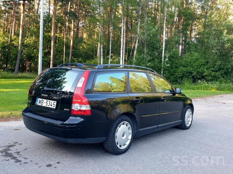 Melns Volvo V50 2007 Rīga, ar dzinēja tilpumu 2.00 L un nobraukumu 214 tūkst. km par 1450 €, foto 2 vietnē AUTOMOTO.COM.LV