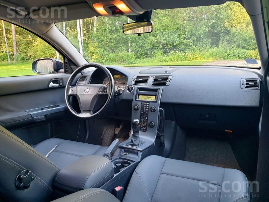 Melns Volvo V50 2007 Rīga, ar dzinēja tilpumu 2.00 L un nobraukumu 214 tūkst. km par 1450 €, foto 7 vietnē AUTOMOTO.COM.LV