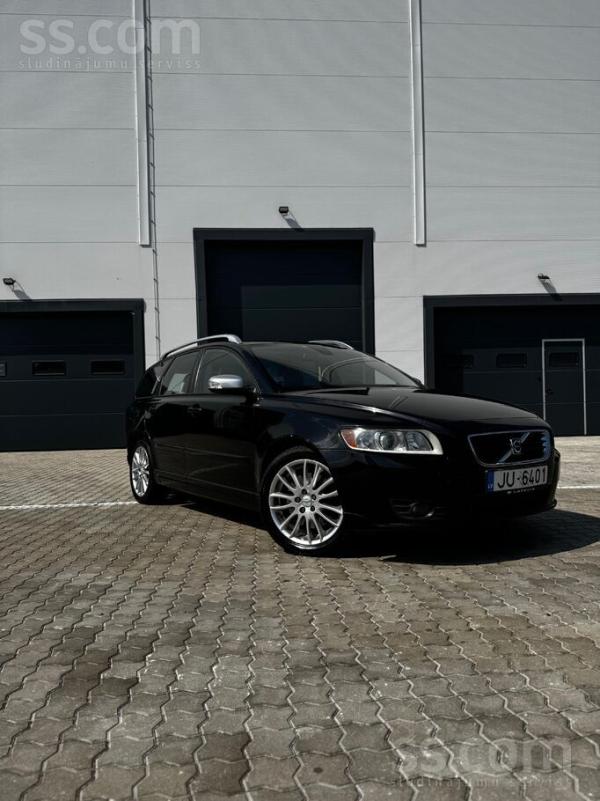 Melns Volvo V50 2007 Rīga, ar dzinēja tilpumu 2.40 L un nobraukumu 355 tūkst. km par 3700 €, foto 3 vietnē AUTOMOTO.COM.LV