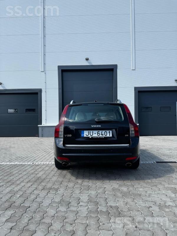 Melns Volvo V50 2007 Rīga, ar dzinēja tilpumu 2.40 L un nobraukumu 355 tūkst. km par 3700 €, foto 4 vietnē AUTOMOTO.COM.LV