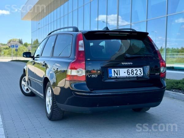 Melns Volvo V50 2007 Rēzekne, ar dzinēja tilpumu 1.60 L un nobraukumu 240 tūkst. km par 2990 €, foto 6 vietnē AUTOMOTO.COM.LV