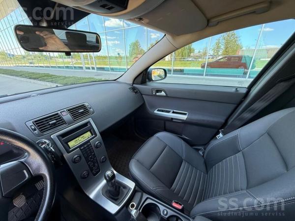 Melns Volvo V50 2007 Rēzekne, ar dzinēja tilpumu 1.60 L un nobraukumu 240 tūkst. km par 2990 €, foto 10 vietnē AUTOMOTO.COM.LV