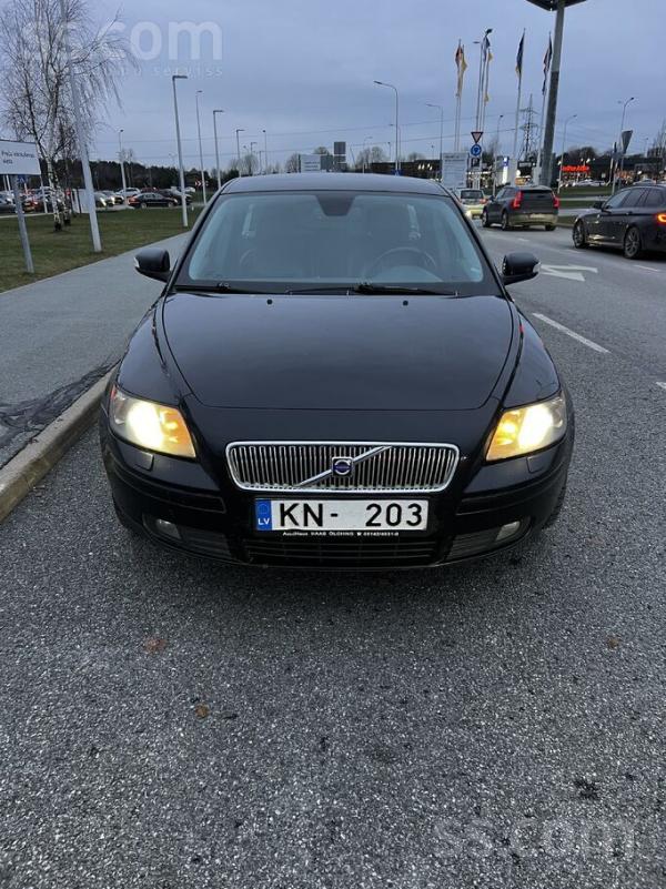 Black Volvo V50 2007 in Riga, with an engine capacity of 2.00 L and mileage of 440 thousand km for 1500 €, photo 5 on AUTOMOTO.COM.LV