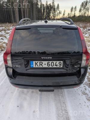 Melns Volvo V50 2007 Valka, ar dzinēja tilpumu 2.00 L un nobraukumu 318 tūkst. km par 1700 €, foto 6 vietnē AUTOMOTO.COM.LV