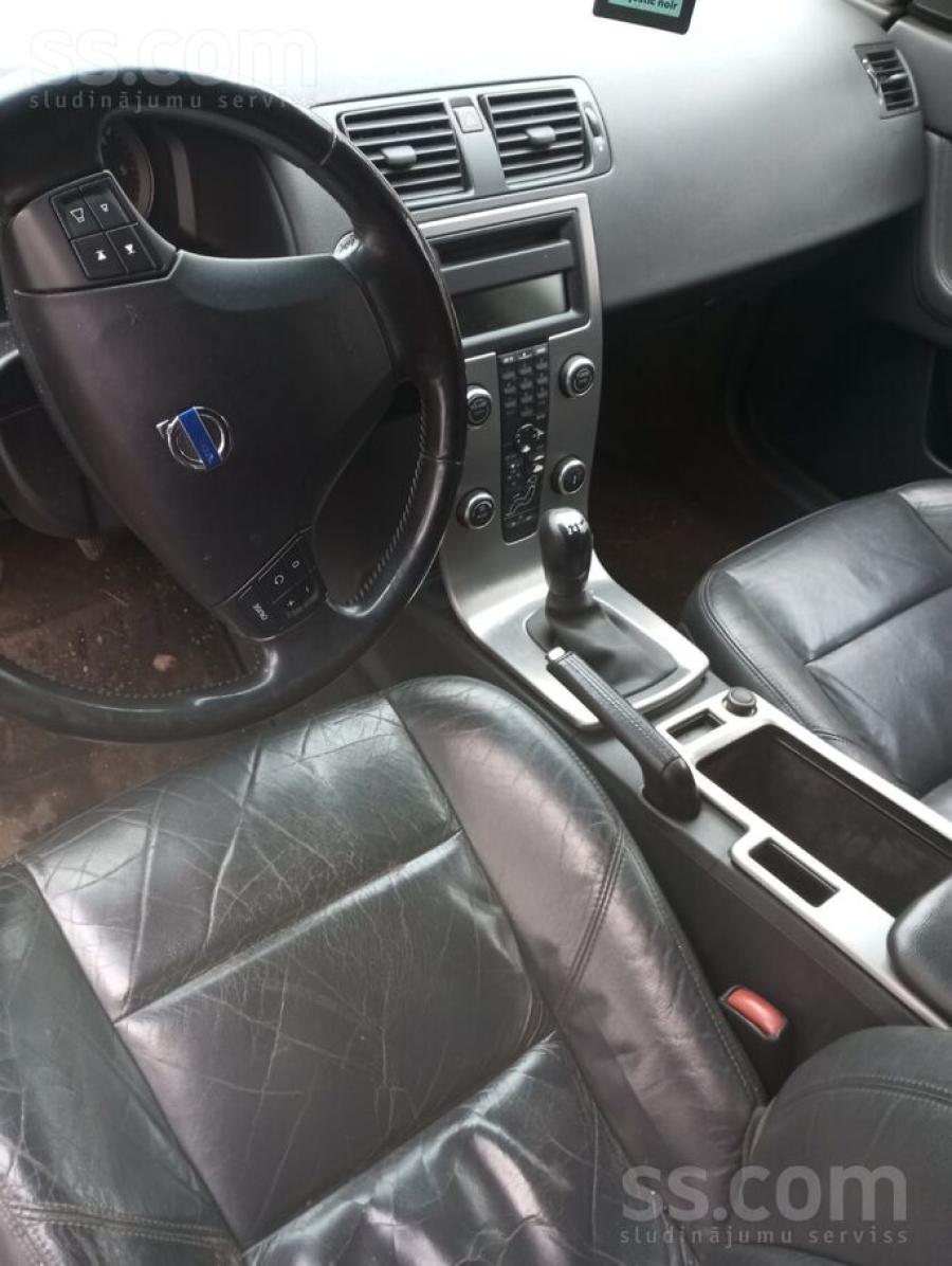 Melns Volvo V50 2007 Rīga, ar dzinēja tilpumu 1.60 L un nobraukumu 0 tūkst. km par 2850 €, foto 3 vietnē AUTOMOTO.COM.LV
