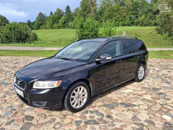 Black Volvo V50 2007 in Druskininkai, with an engine capacity of 2.00 L and mileage of 358 thousand km for 1700 €, photo 3 on AUTOMOTO.COM.LV