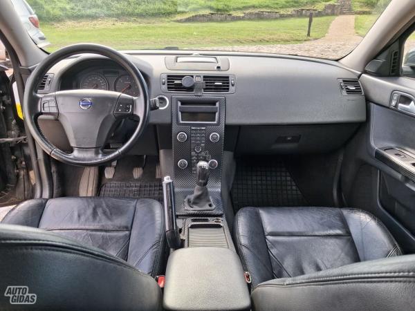 Black Volvo V50 2007 in Druskininkai, with an engine capacity of 2.00 L and mileage of 358 thousand km for 1700 €, photo 8 on AUTOMOTO.COM.LV