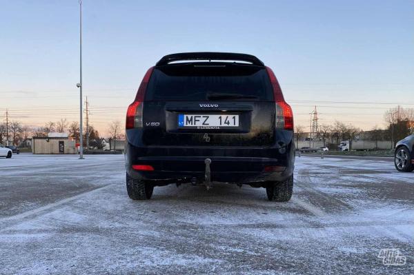Black Volvo V50 2007 in Siauliai, with an engine capacity of 2.00 L and mileage of 451 thousand km for 2500 €, photo 3 on AUTOMOTO.COM.LV