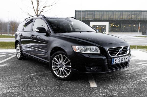 Melns Volvo V50 2007 Tallina, ar dzinēja tilpumu 2.00 L un nobraukumu 0 tūkst. km par 1798 €, foto 2 vietnē AUTOMOTO.COM.LV