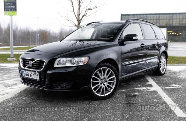 Melns Volvo V50 2007 Tallina, ar dzinēja tilpumu 2.00 L un nobraukumu 0 tūkst. km par 1798 €, foto 3 vietnē AUTOMOTO.COM.LV