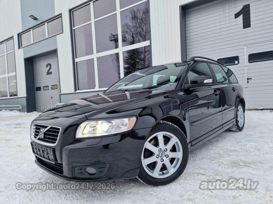 Melns Volvo V50 2007 Tartu, ar dzinēja tilpumu 2.00 L un nobraukumu 220 tūkst. km par 4490 €, foto 3 vietnē AUTOMOTO.COM.LV