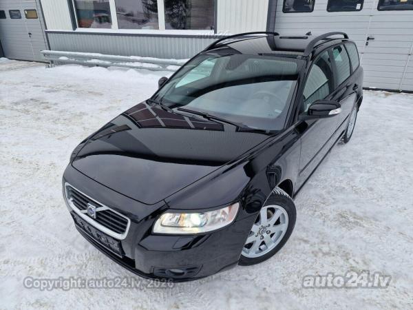 Black Volvo V50 2007 in Tartu, with an engine capacity of 2.00 L and mileage of 220 thousand km for 4490 €, photo 4 on AUTOMOTO.COM.LV